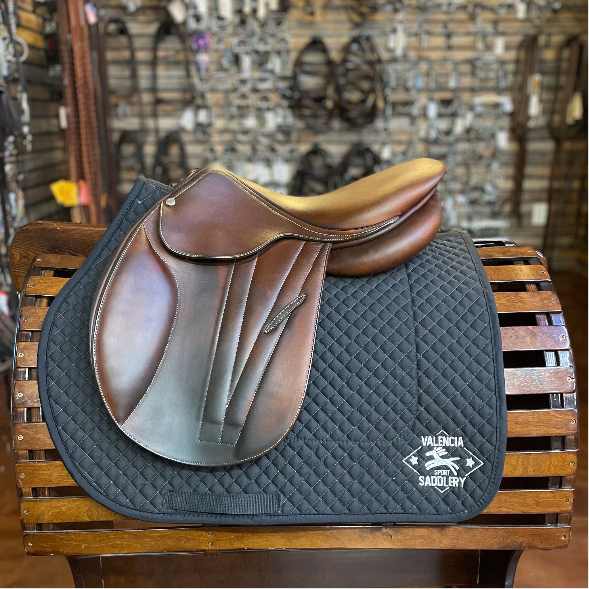 BUTET Premium Extra-Flat Saddle R16" 1